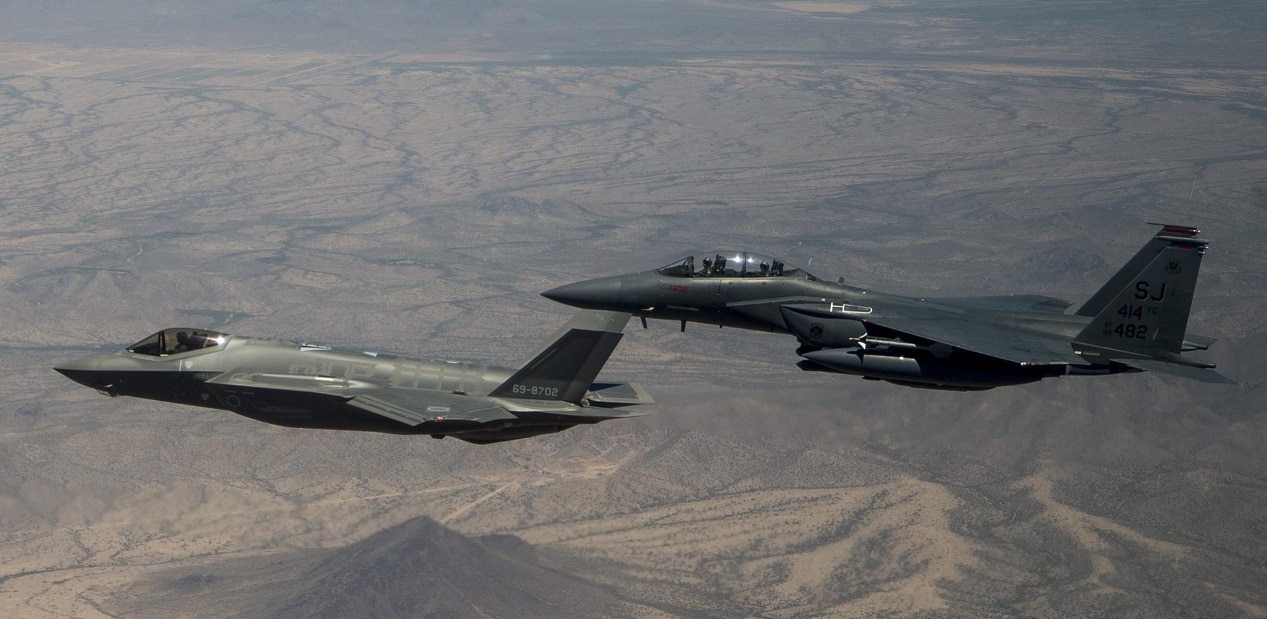 مقایسه بین اف15 ایی ایکس و اف35